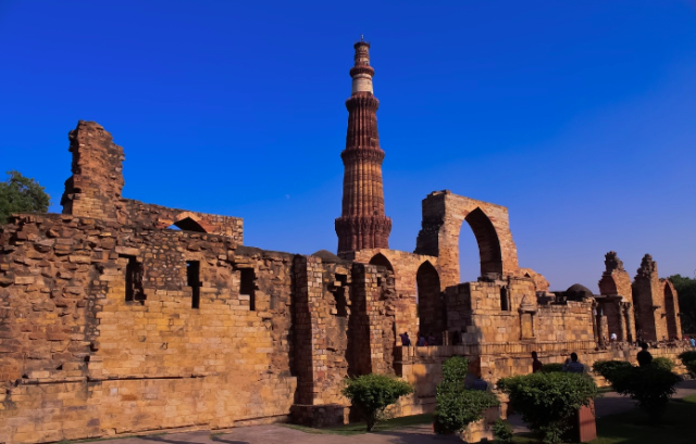 Qutub Minar – The Majestic Stone Structure and the Soul Within