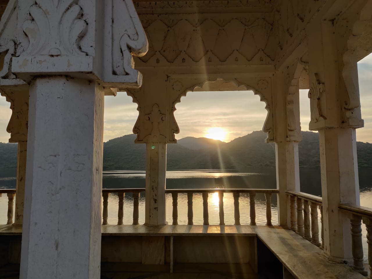 Badi Lake Udaipur - A Must Visit Hidden Gem Of Udaipur | IMVoyager