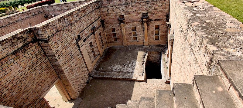 Intriguing Badal Mahal Chanderi, Madhya Pradesh